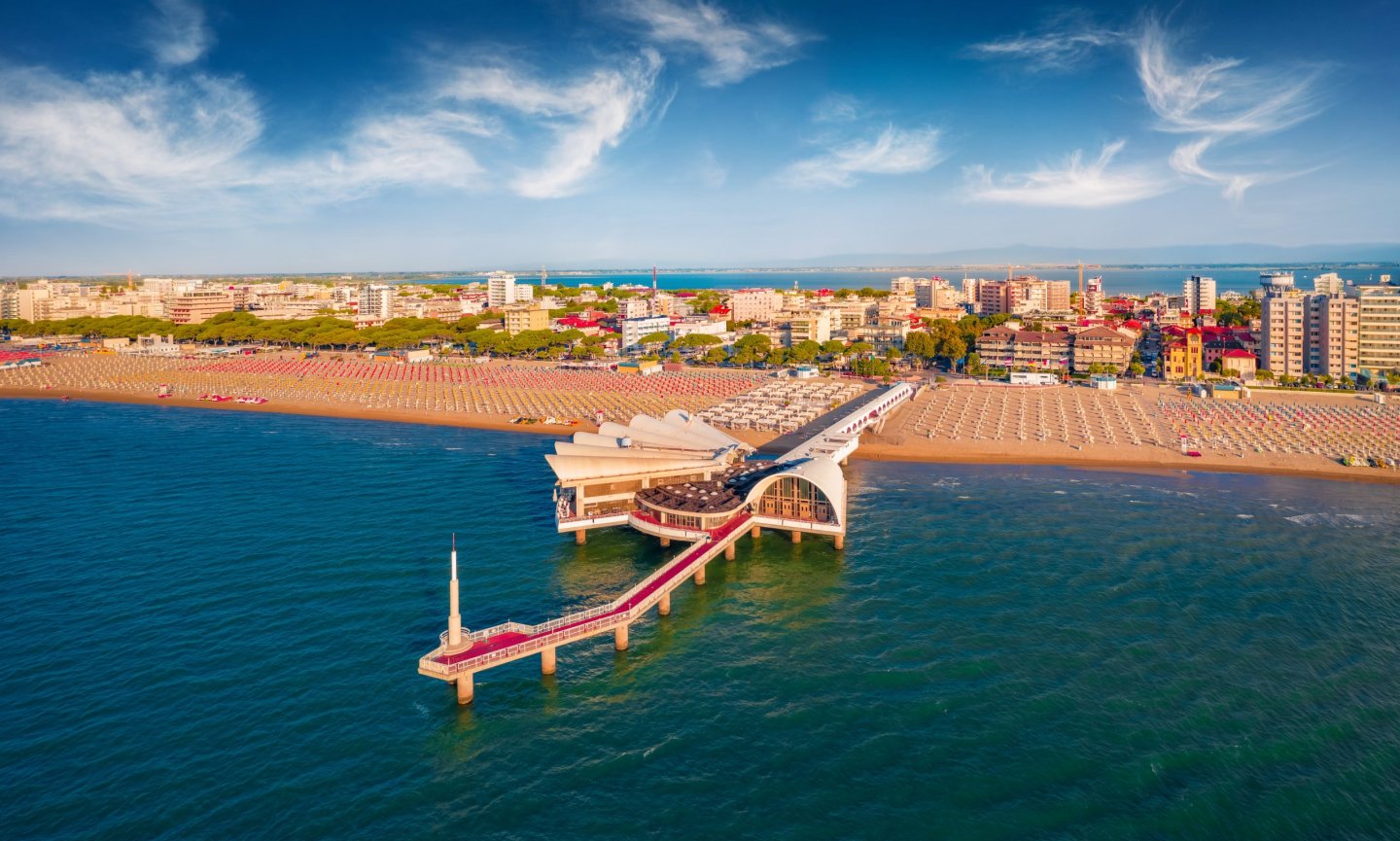 Jak se dostat do Lignana Sabbiadoro | praktický průvodce 2026