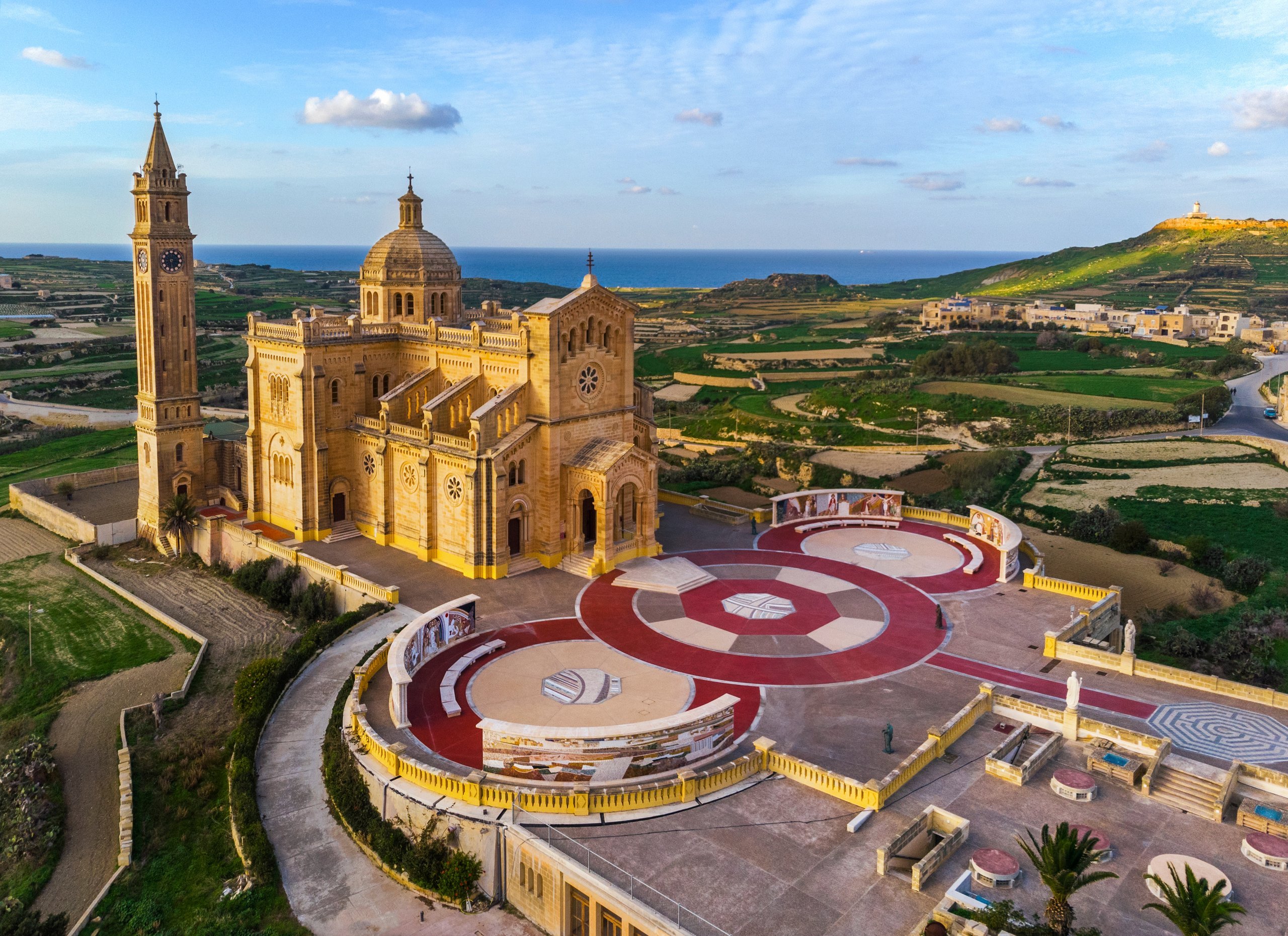 Bazilika Ta' Pinu - Gozo | Cestujlevne.com