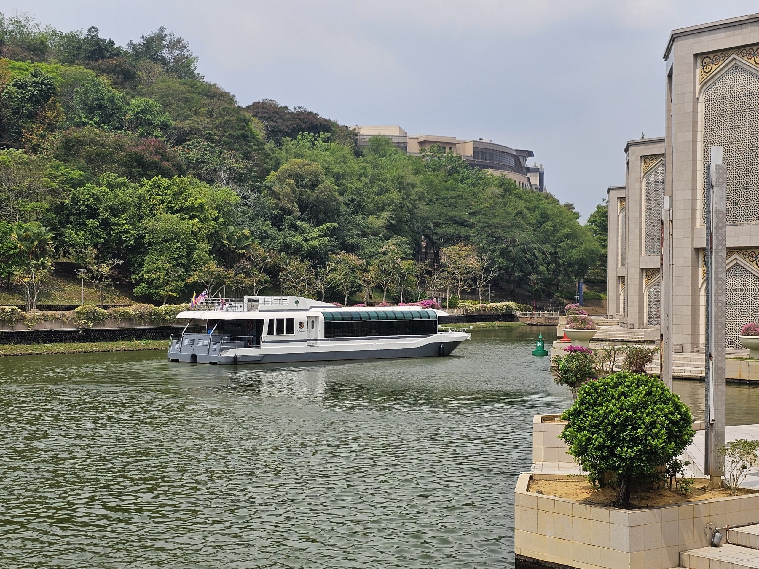 Putra Bridge - Putrajaya | Cestujlevne.com