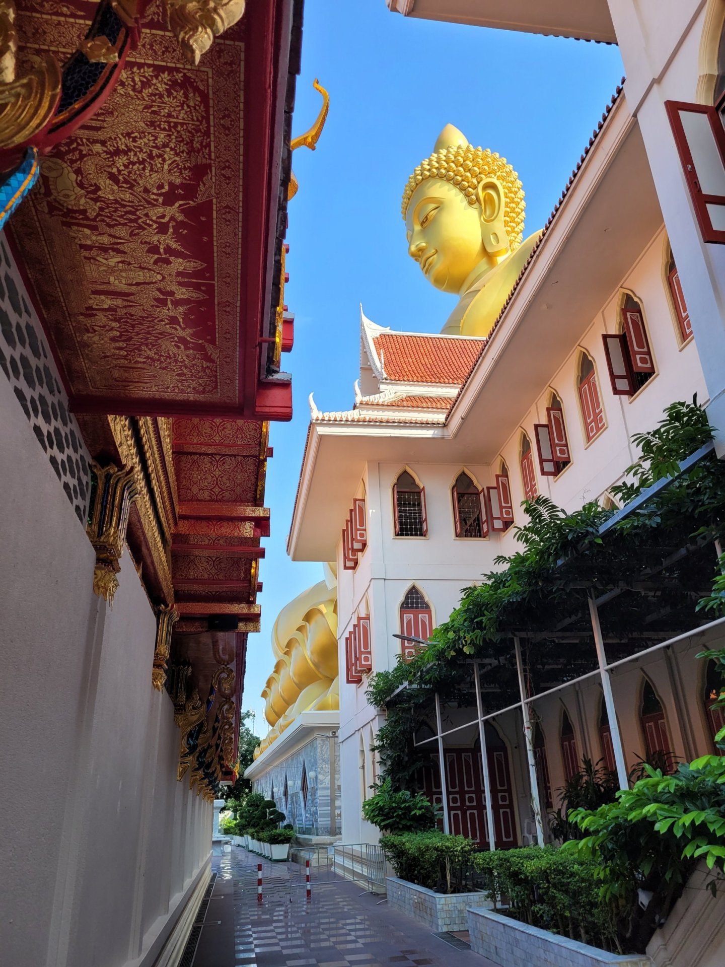 Wat Paknam (velký Buddha) - Bangkok | Cestujlevne.com