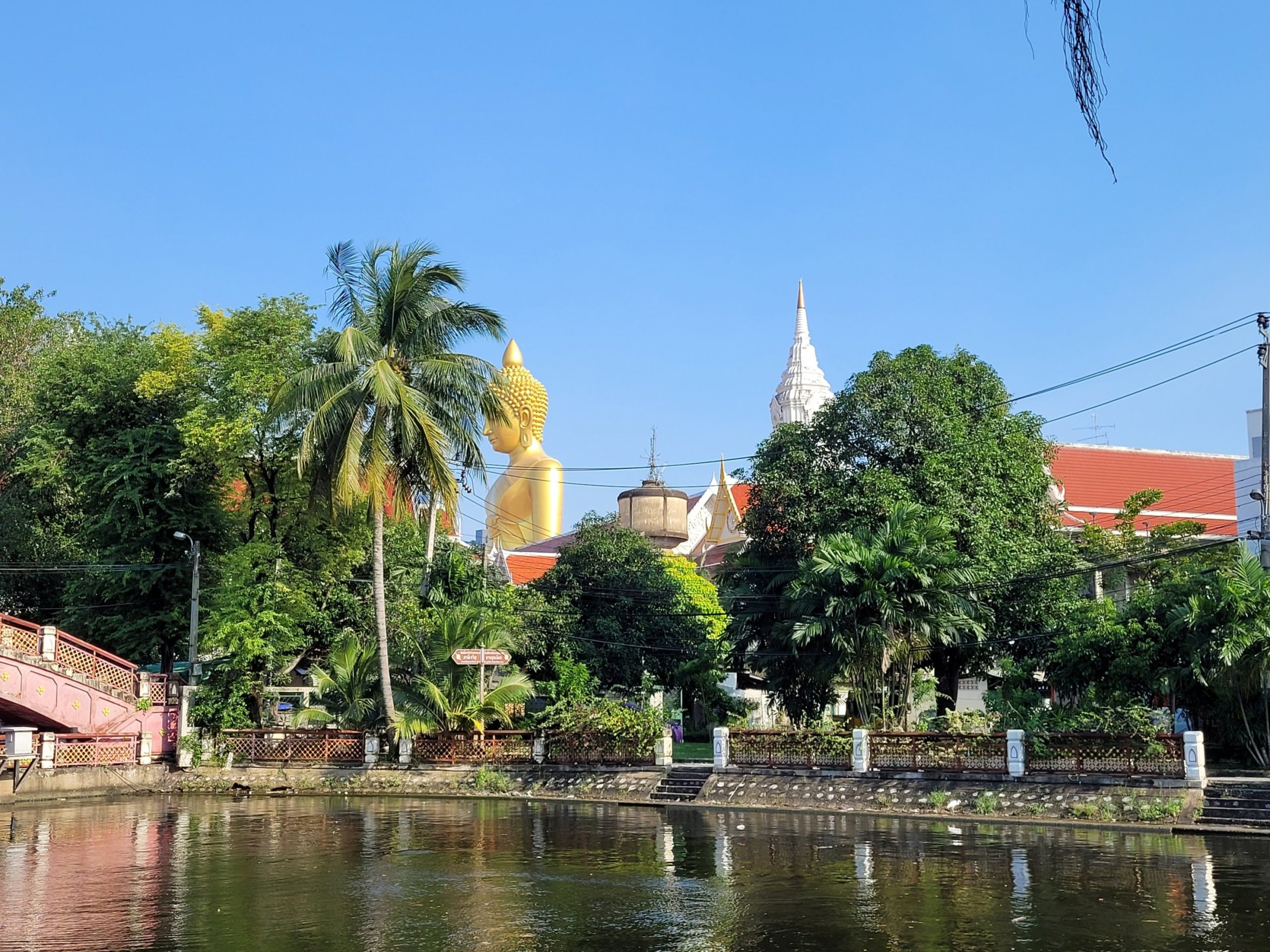 Wat Paknam (velký Buddha) - Bangkok | Cestujlevne.com