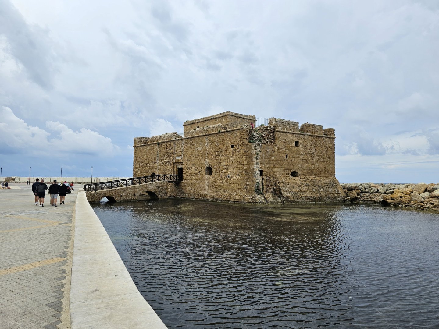 Paphos - Kypr (pláže, památky, ubytování) | Cestujlevne.com