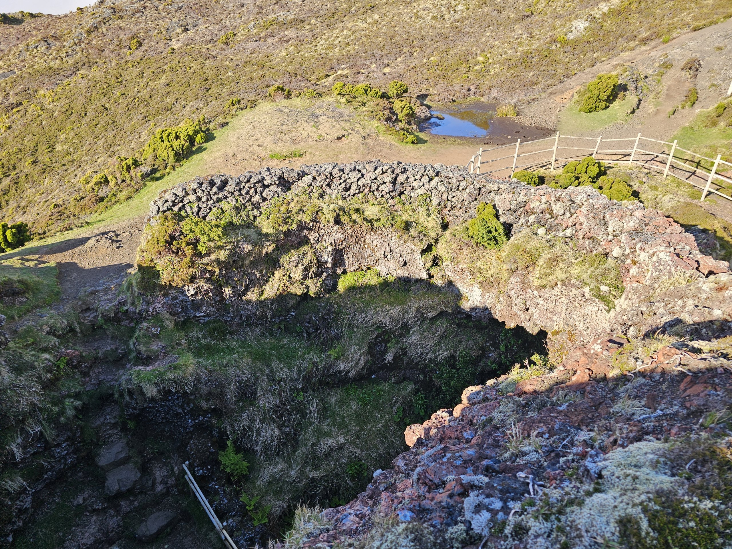 Furna Abrigo - Pico | Cestujlevne.com