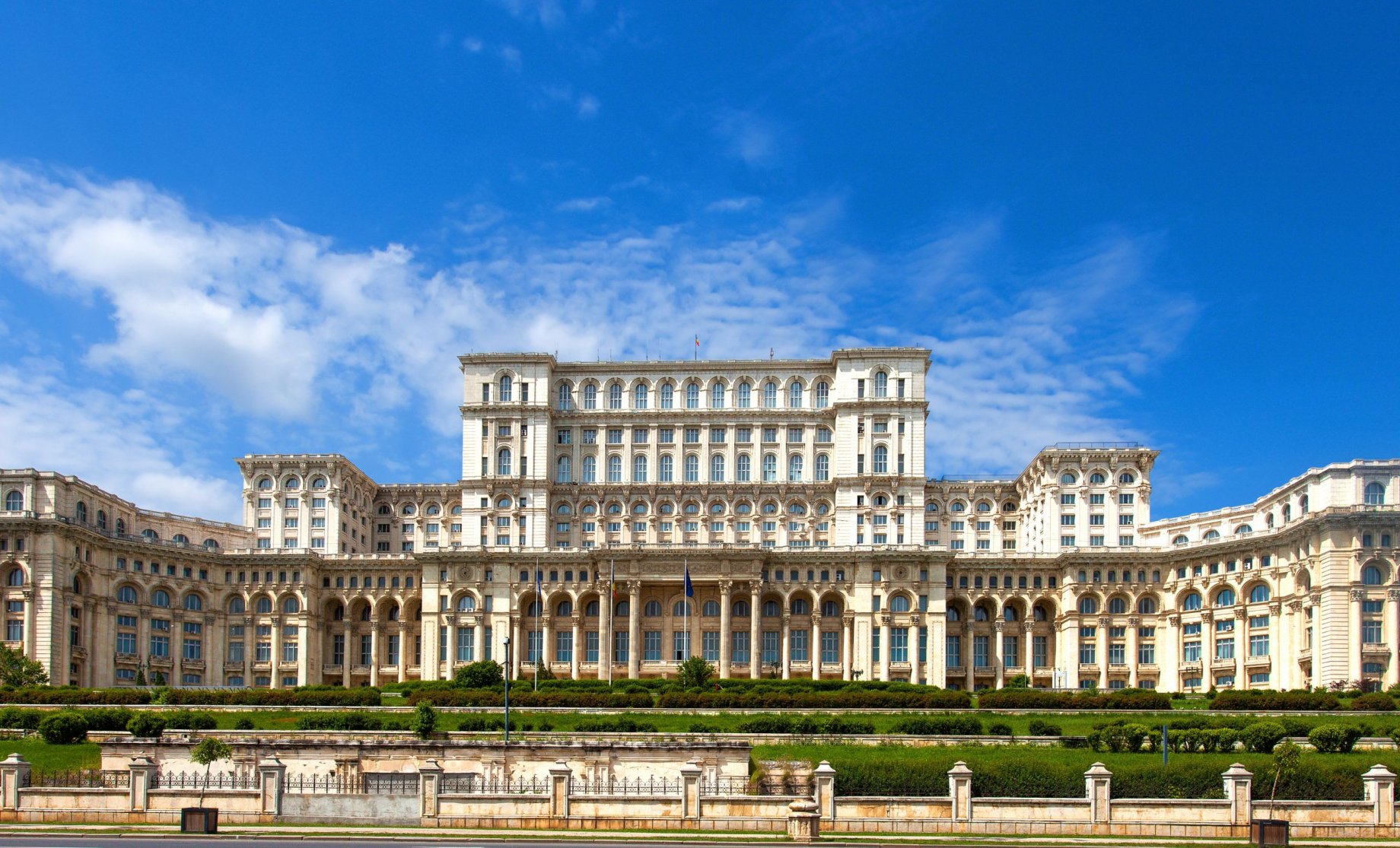 Palác Parlamentu - Bukurešť | Cestujlevne.com