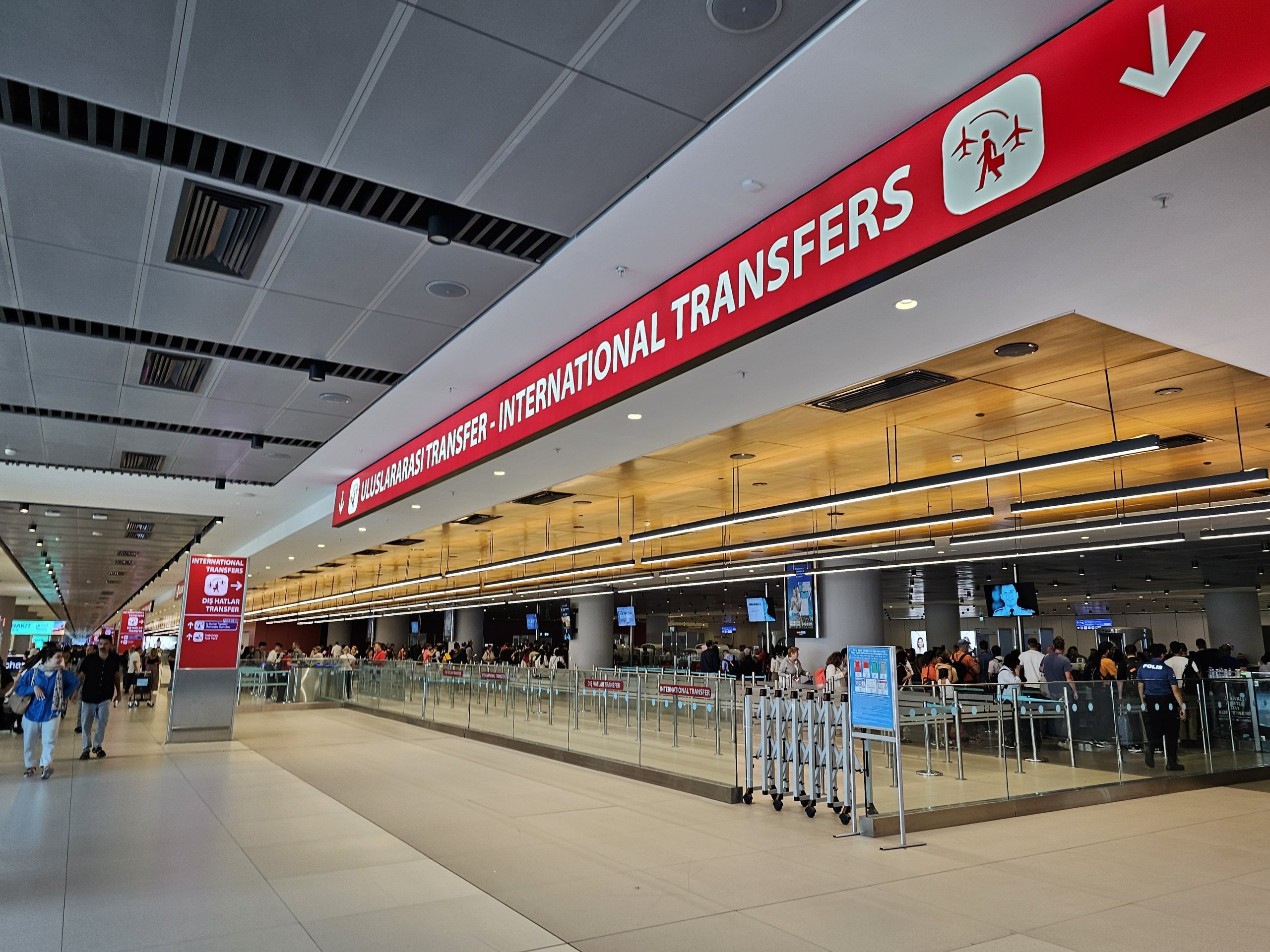 Terminály, mapa a přestup na letišti Istanbul (IST) | Cestujlevne.com