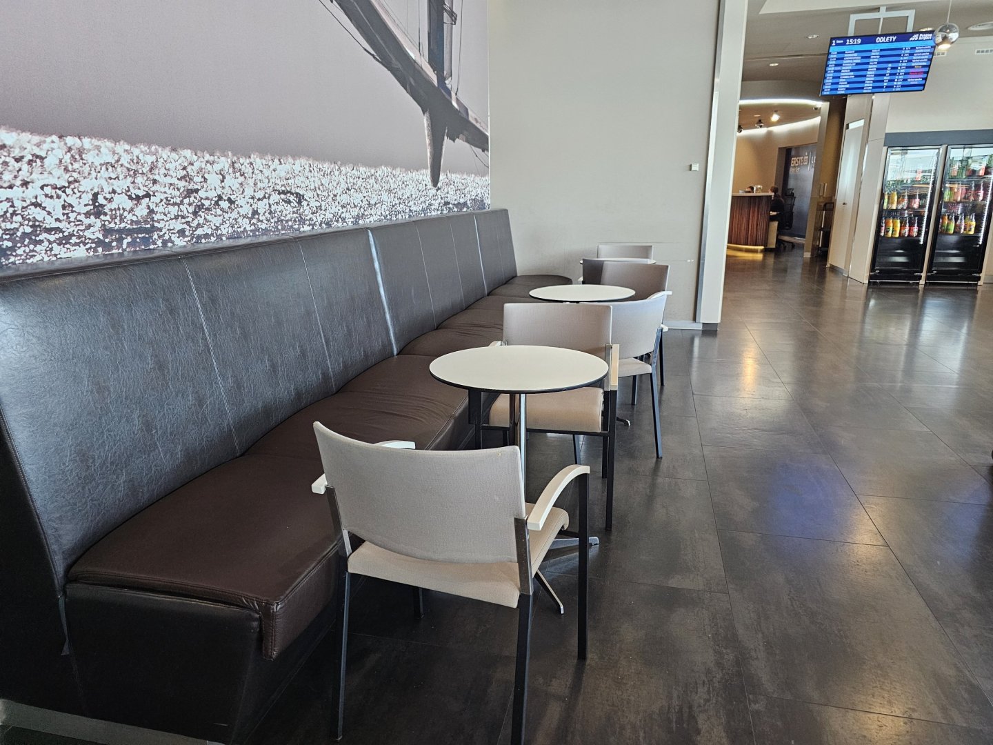 Recenze Erste Premier Lounge na letišti Praha