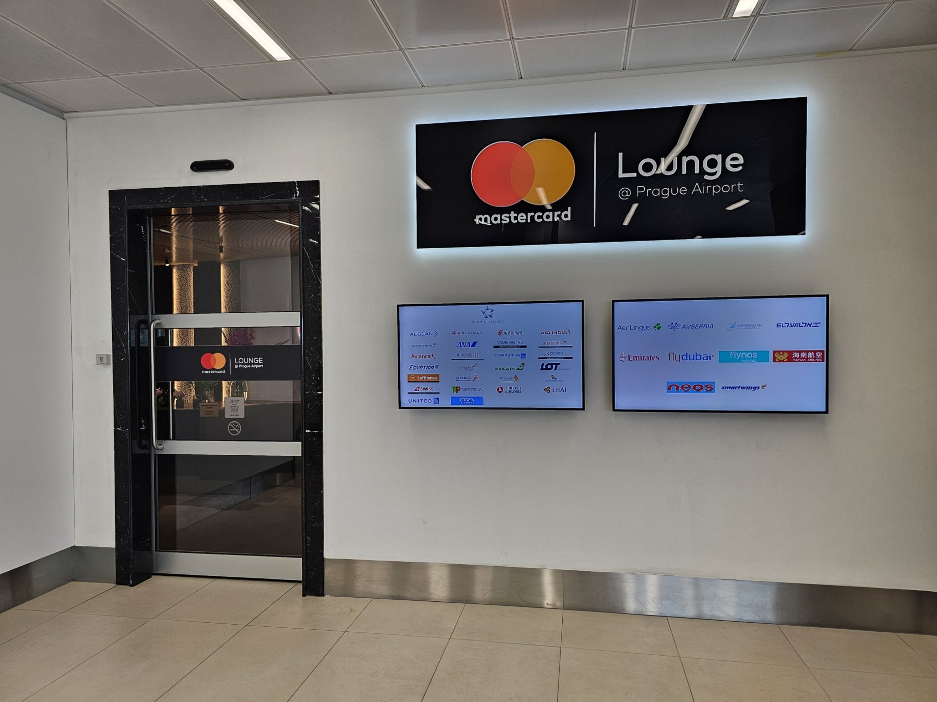 Recenze Mastercard Lounge na letišti Praha