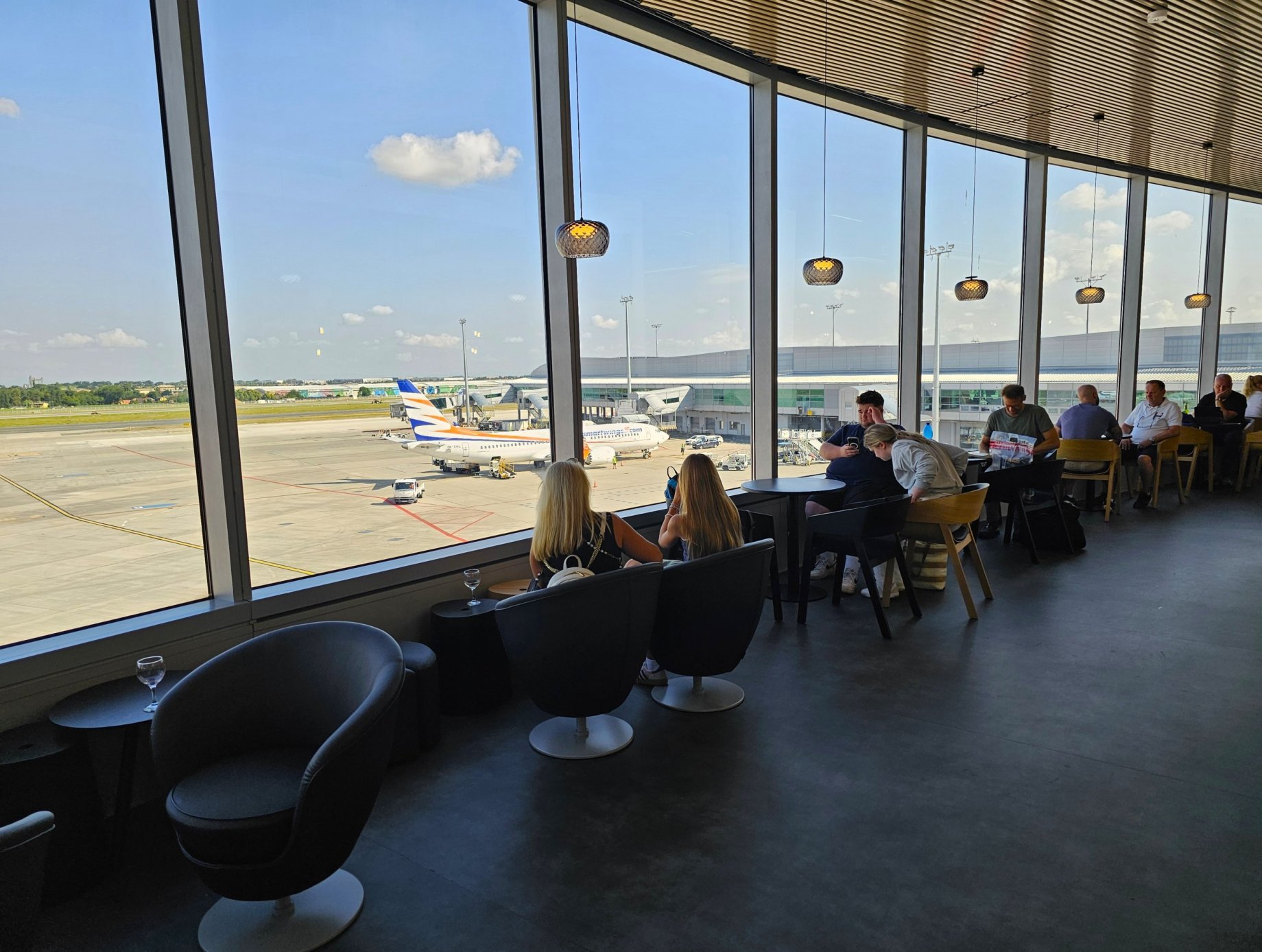 Recenze Mastercard Lounge na letišti Praha
