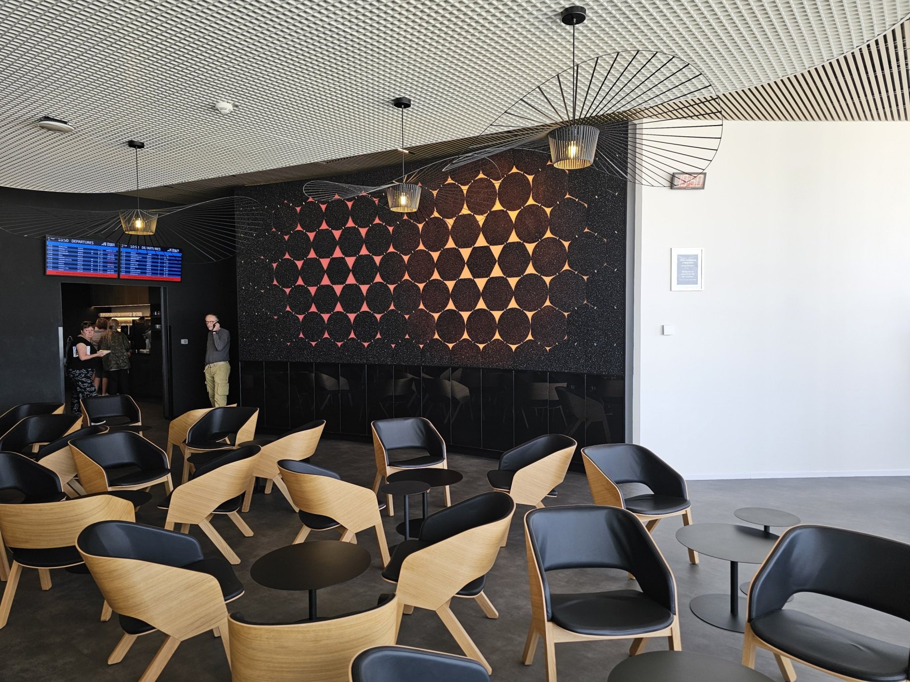 Recenze Mastercard Lounge na letišti Praha