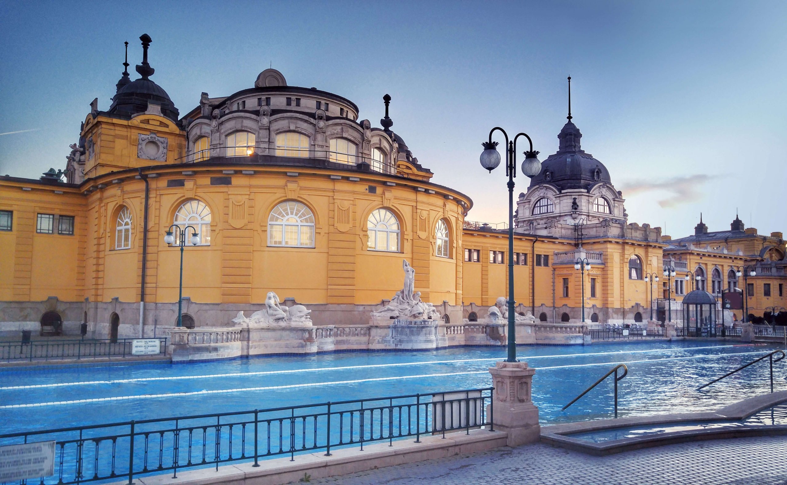 Lázně Szechényi - Budapešť | Termální prameny | Cestujlevne.com